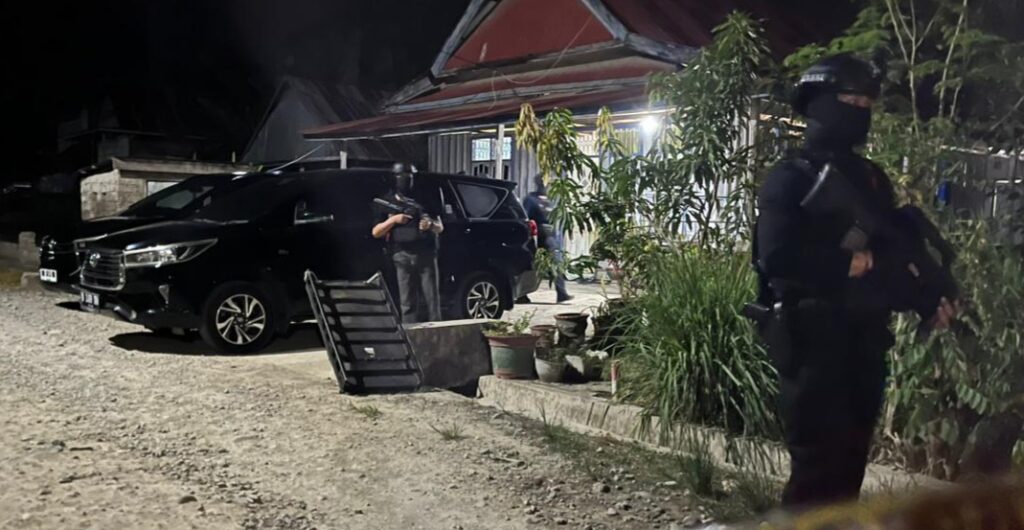 Densus 88 Tangkap 8 Terduga Teroris di Parigi dan Poso